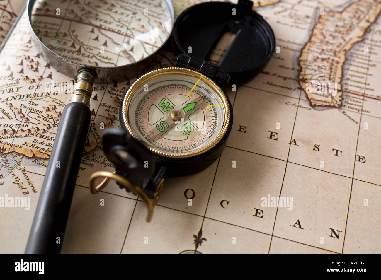 Magnifying glass old map hi-res stock photography and images - Alamy