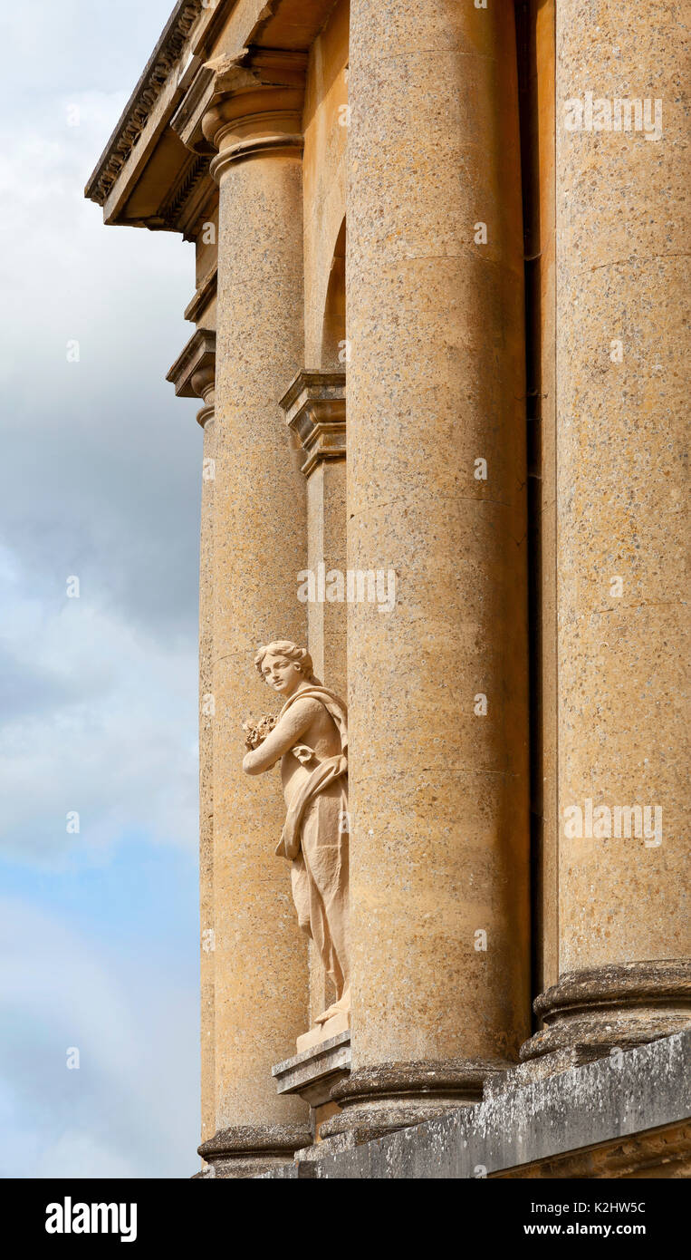 Courtyard statue detail, Blenheim Palace, Woodstock. UK Stock Photo - Alamy