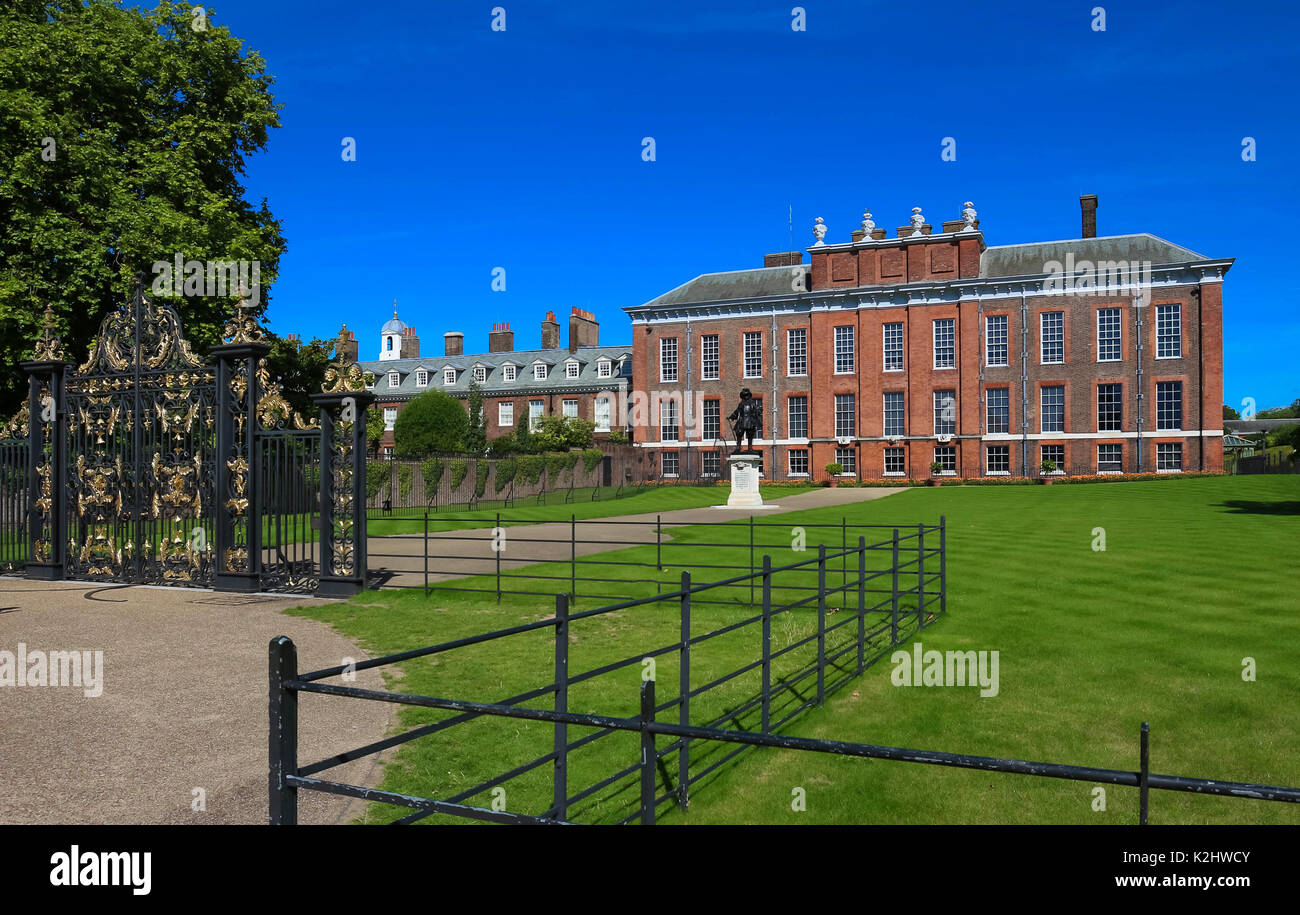 Kensington Palace Gardens High Resolution Stock Photography and Images ...