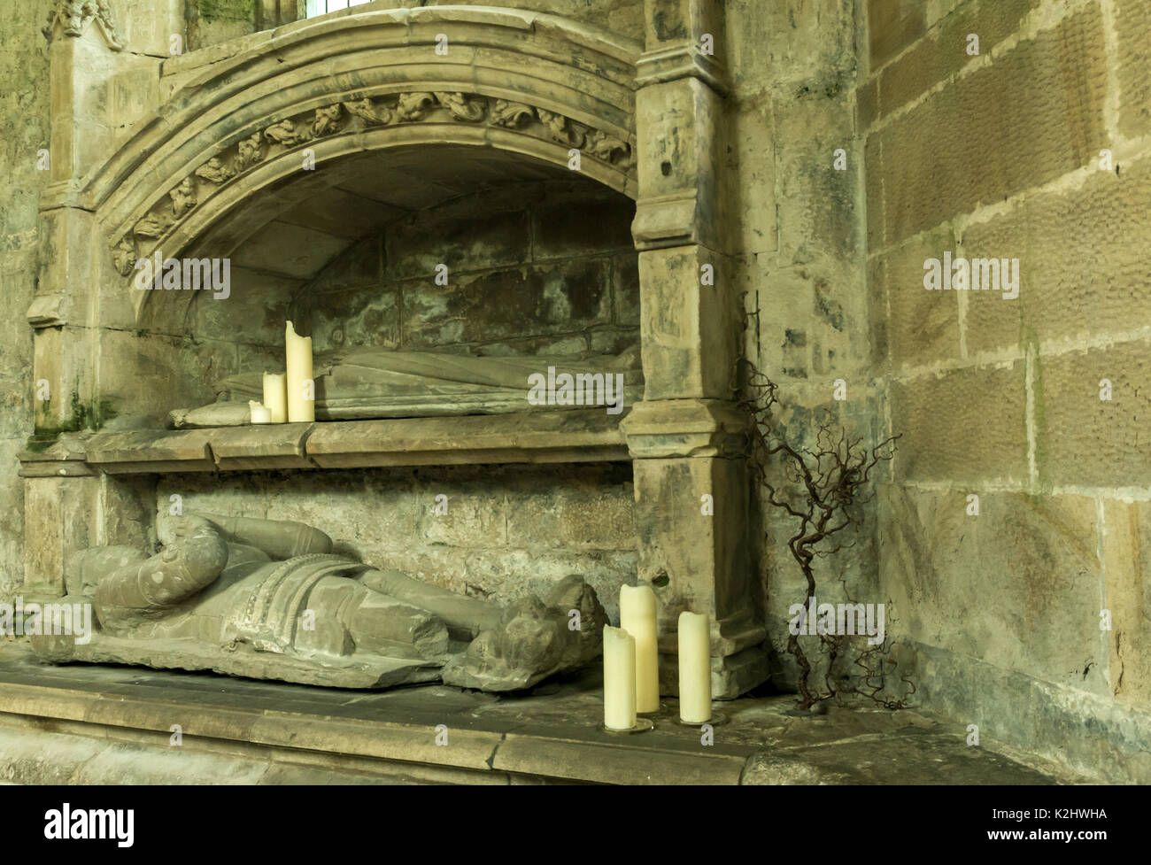 Church effigy interior medieval hi-res stock photography and images - Alamy