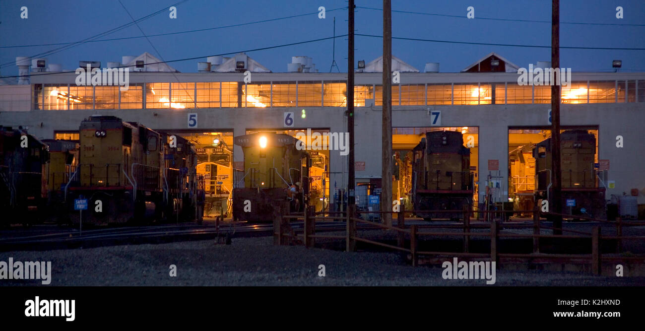 Railroad yard locomotives engines hi-res stock photography and images ...