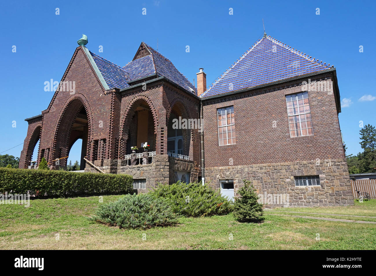 Building of the funeral home and crematorium Stock Photo - Alamy