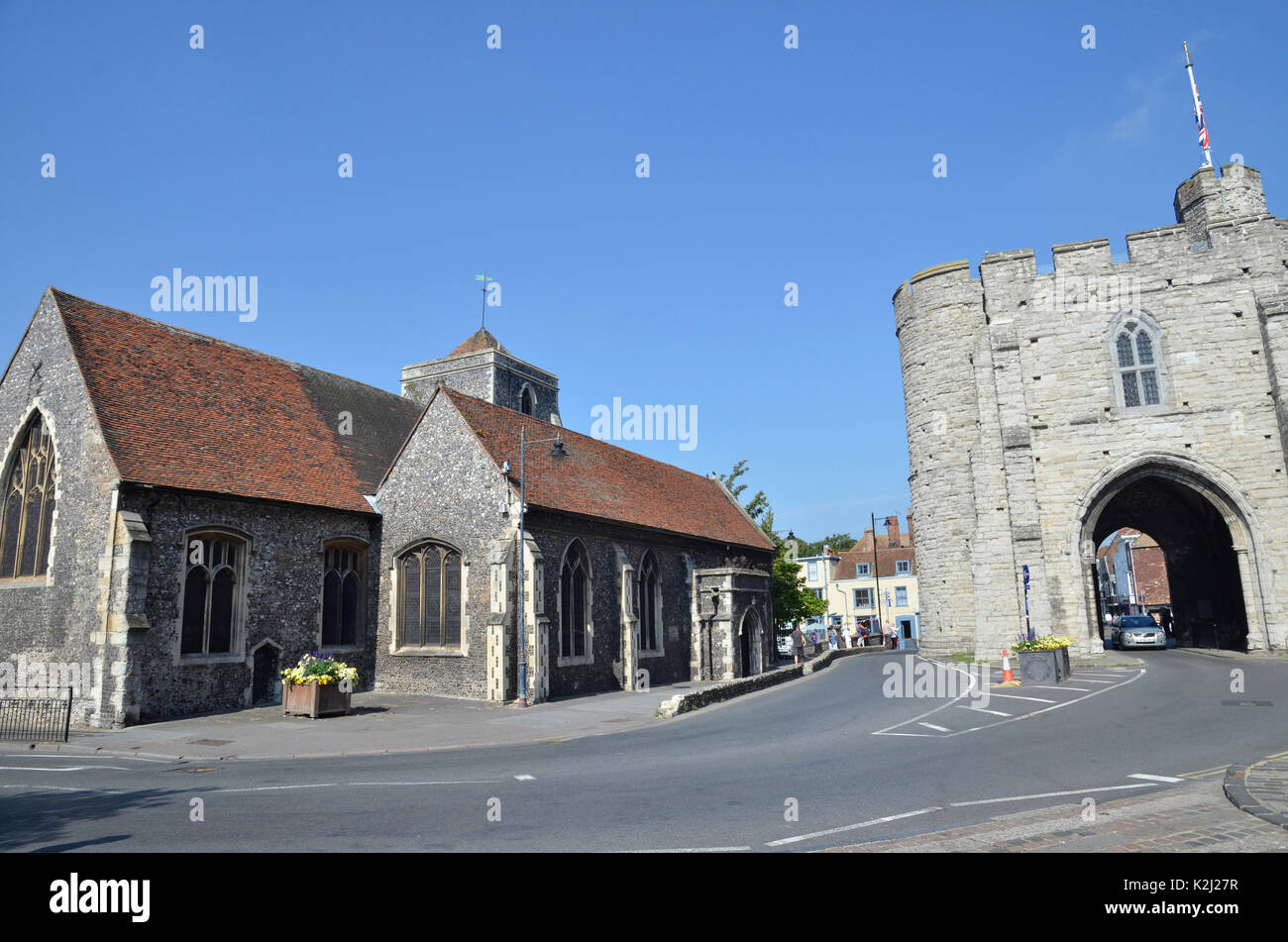 Medieval gatehouse hi-res stock photography and images - Alamy