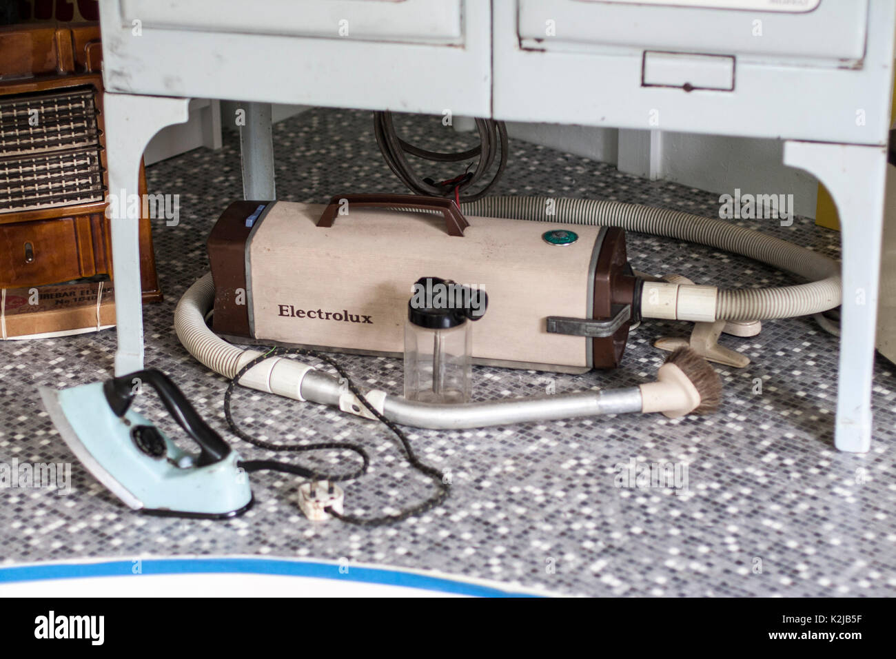 1950s vacuum cleaner High Resolution Stock Photography and Images - Alamy