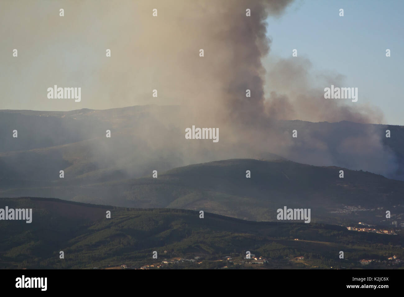 Portuguese forest fire hi-res stock photography and images - Alamy