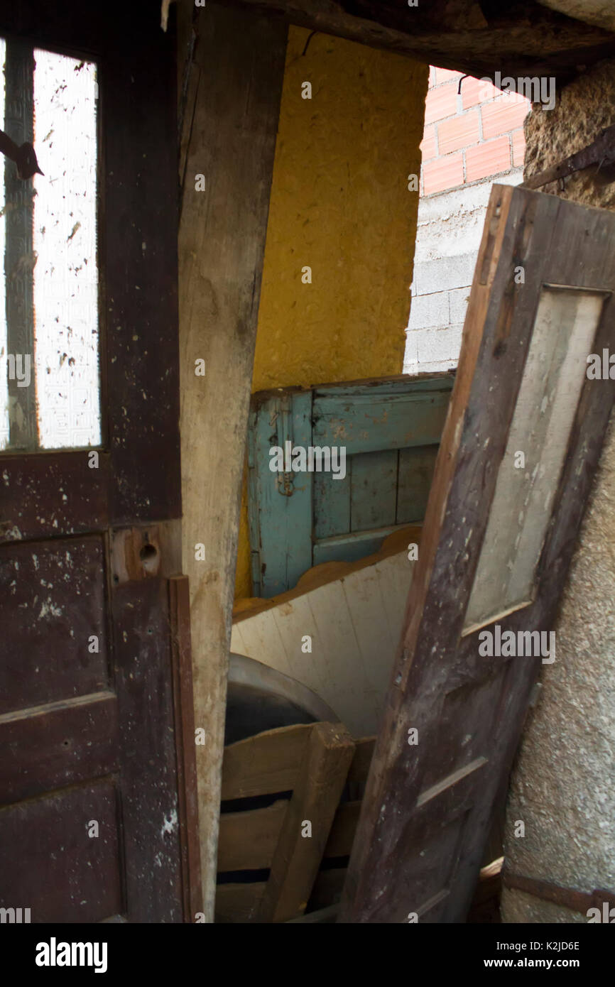 Earthquake inside home hi-res stock photography and images - Alamy