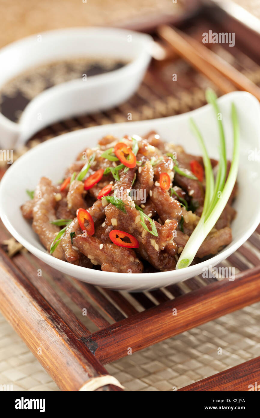 Chinese beef with ginger fried on wok Stock Photo - Alamy