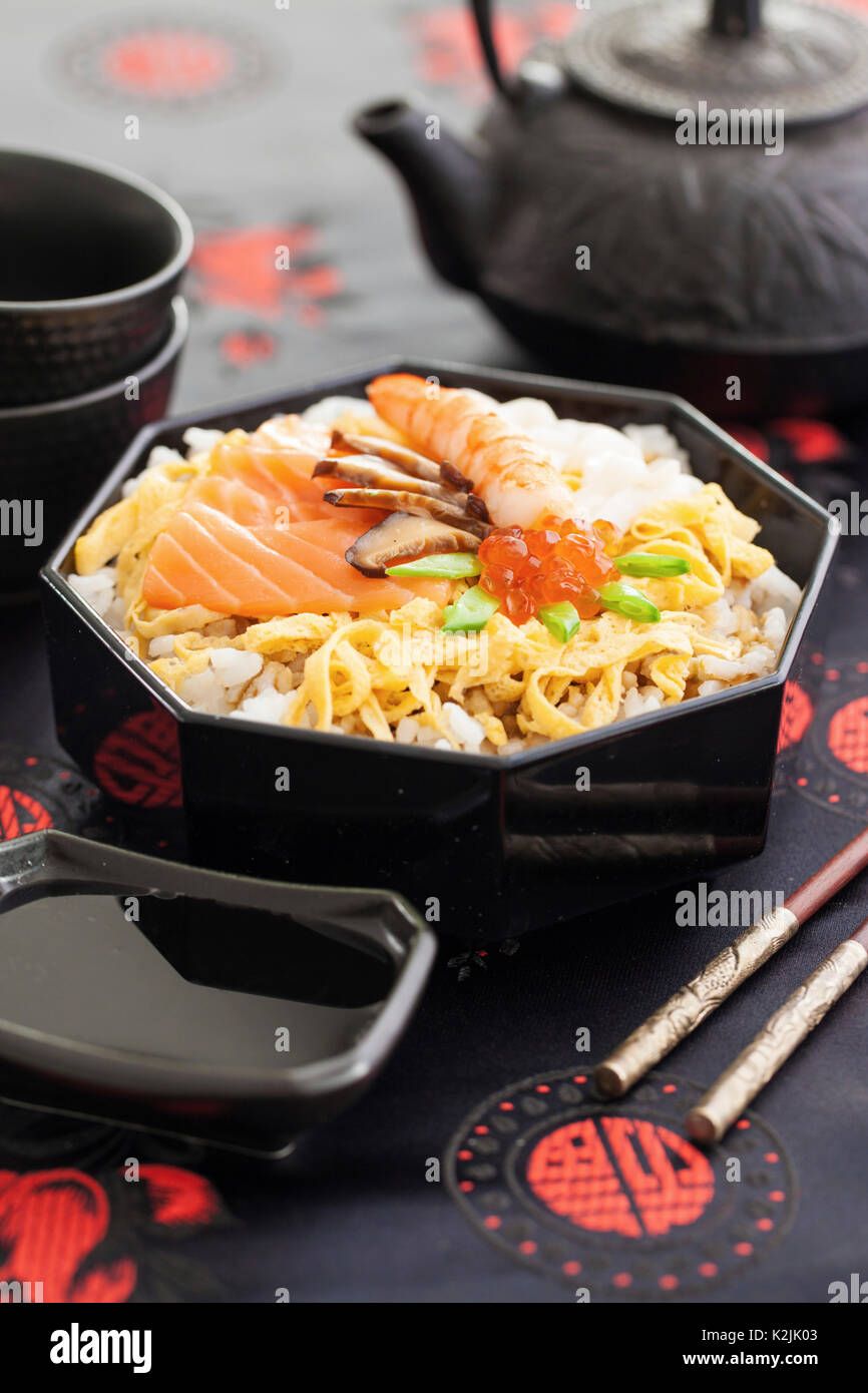 Chirashi sushi hi-res stock photography and images - Alamy