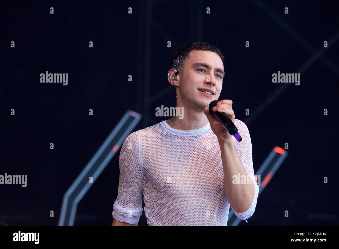 Olly alexander hi-res stock photography and images - Alamy