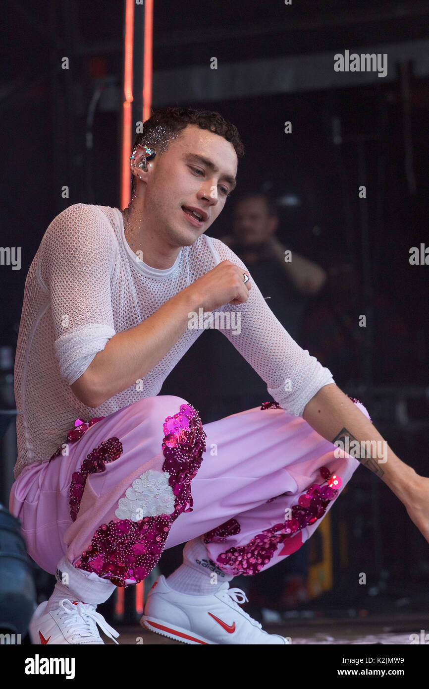 Olly alexander hi-res stock photography and images - Alamy