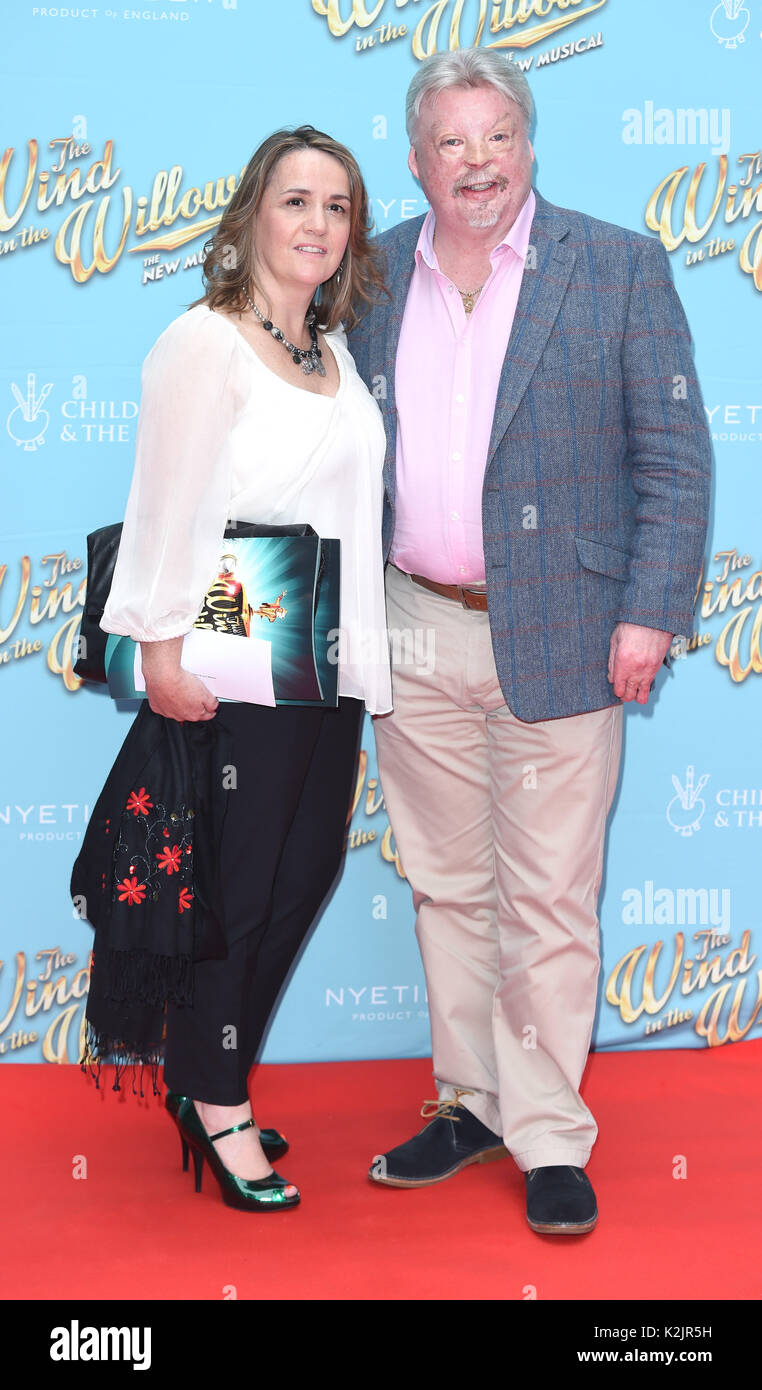 Simon weston and wife hi-res stock photography and images - Alamy