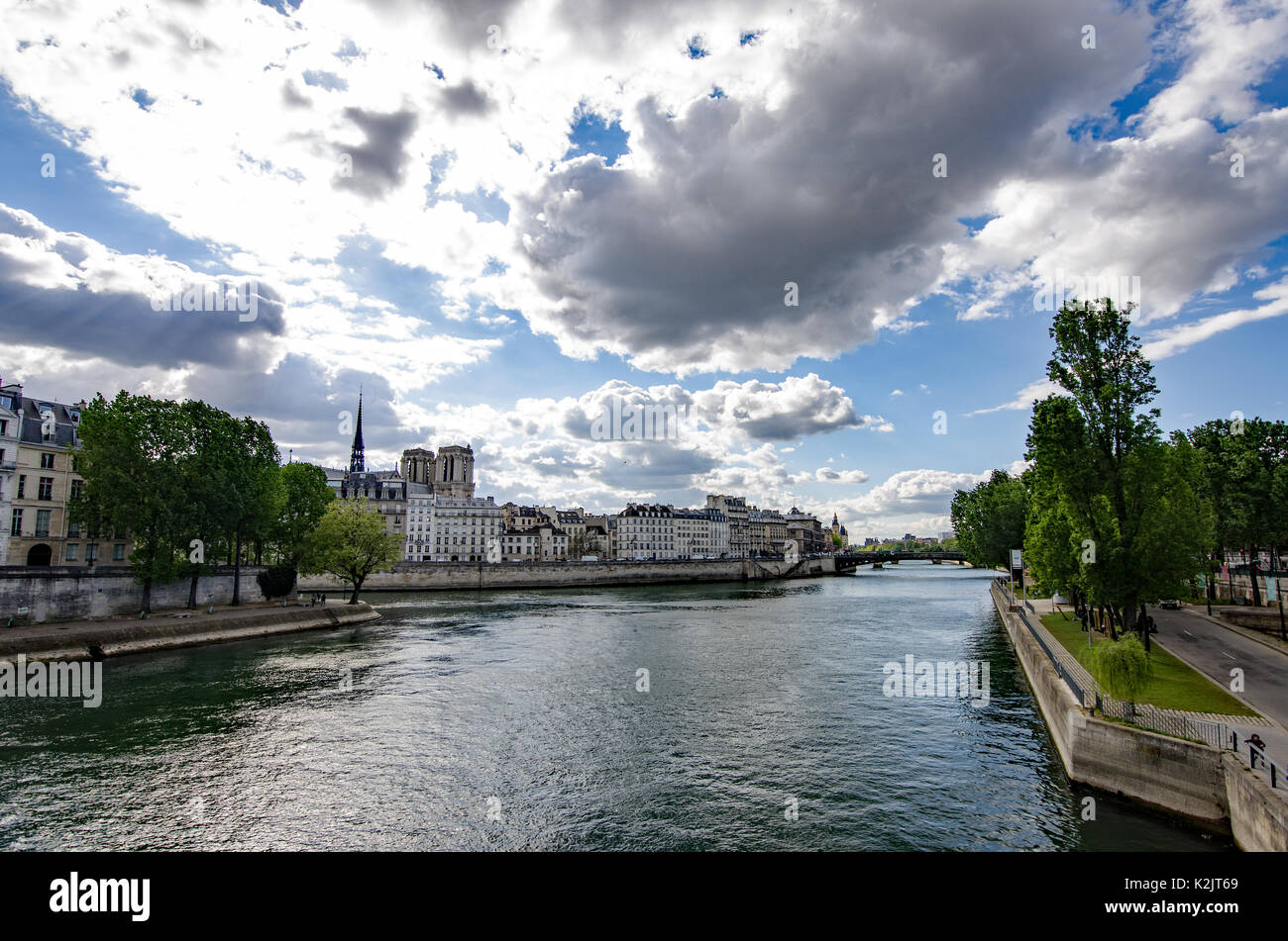 Seine riverside scene hi-res stock photography and images - Alamy