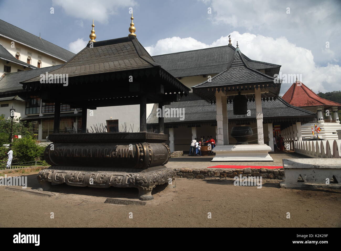 Temple of the Tooth Relic of the Buddha, Sri Lanka Stock Photo - Alamy
