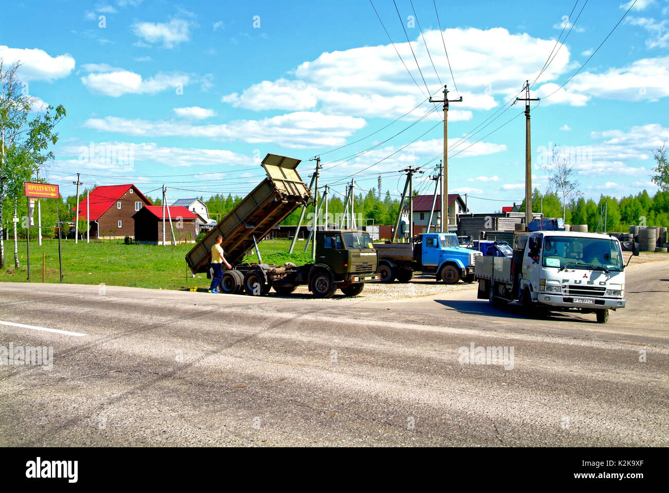 Empty highway small town hi-res stock photography and images - Alamy