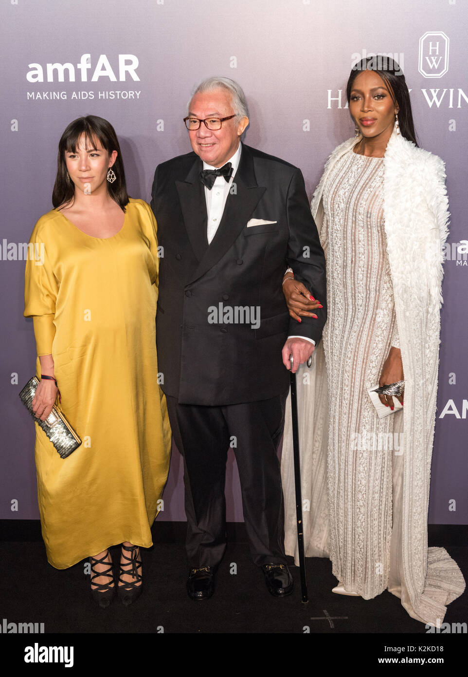 China store luxury file hi-res stock photography and images - Alamy