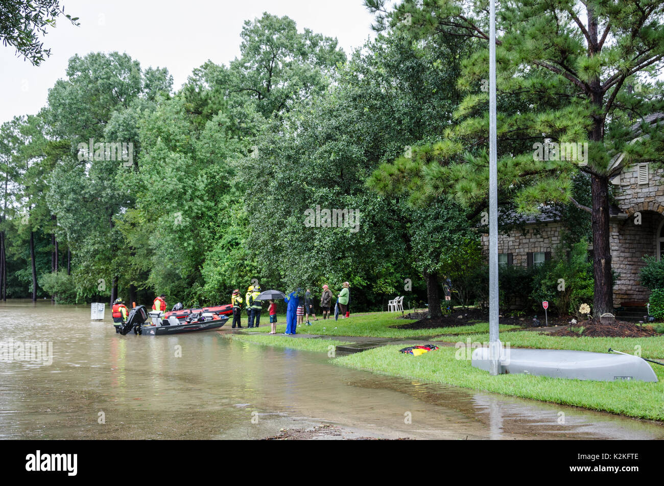 Houston, Texas. 30th Aug, 2017. Firefighters rescue people in flooded ...