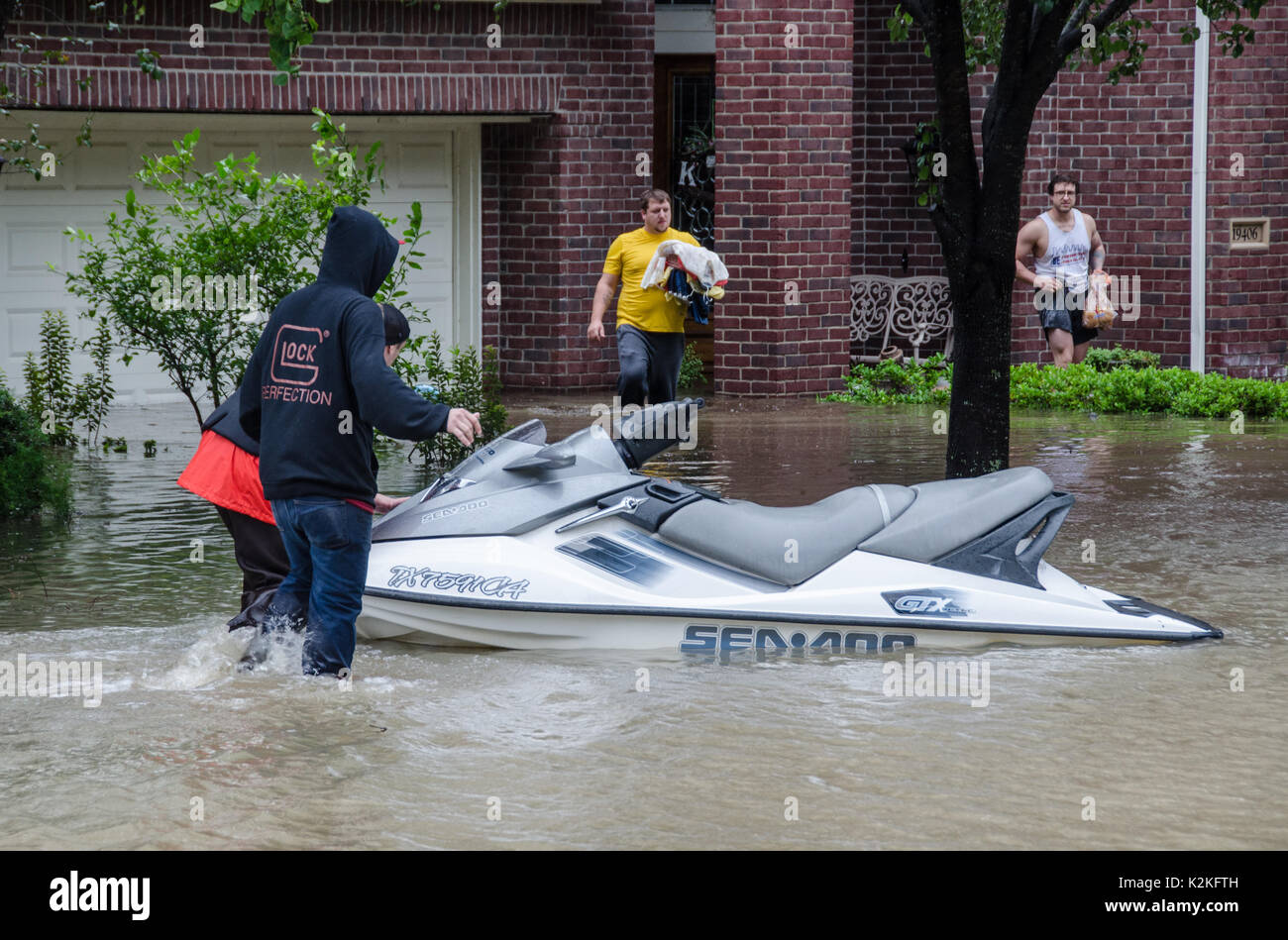 Houston, Texas. 30th Aug, 2017. Volunteers rescue people stranded by ...