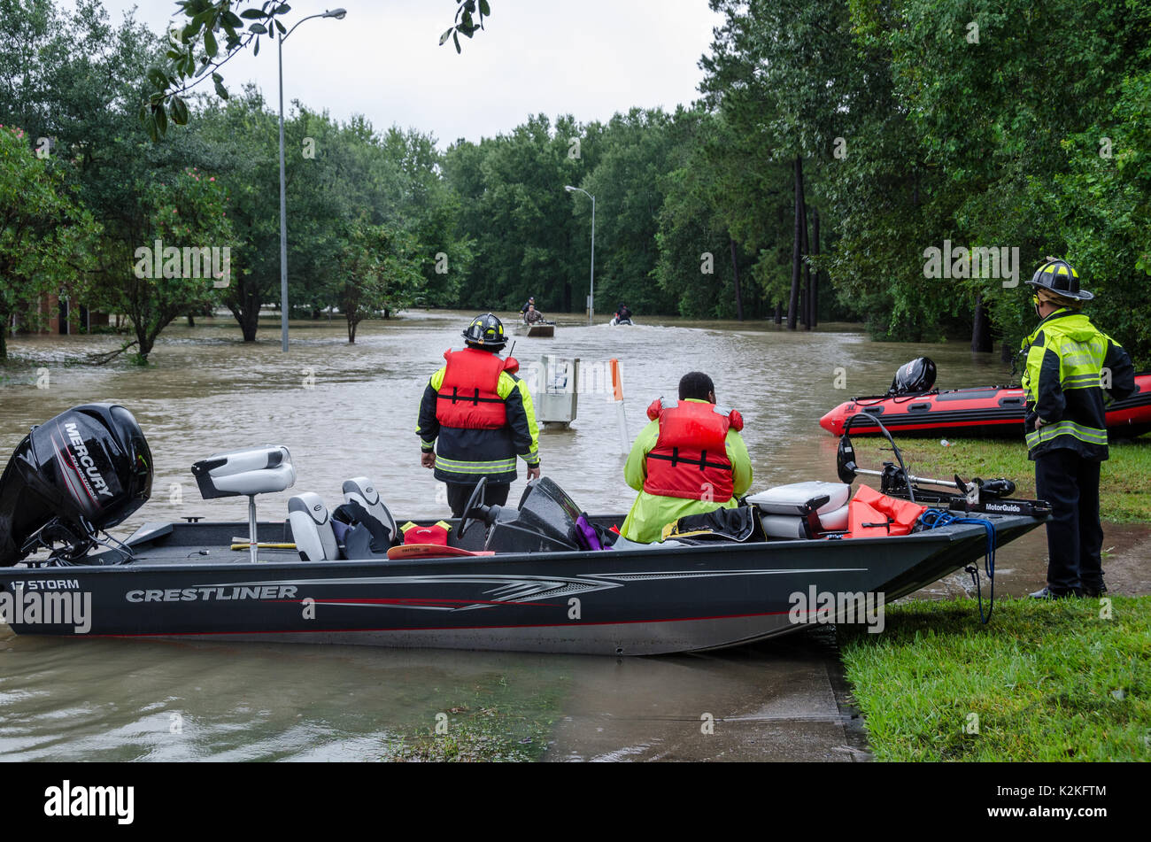 Houston, Texas. 30th Aug, 2017. Firefighters stand by for water rescue ...