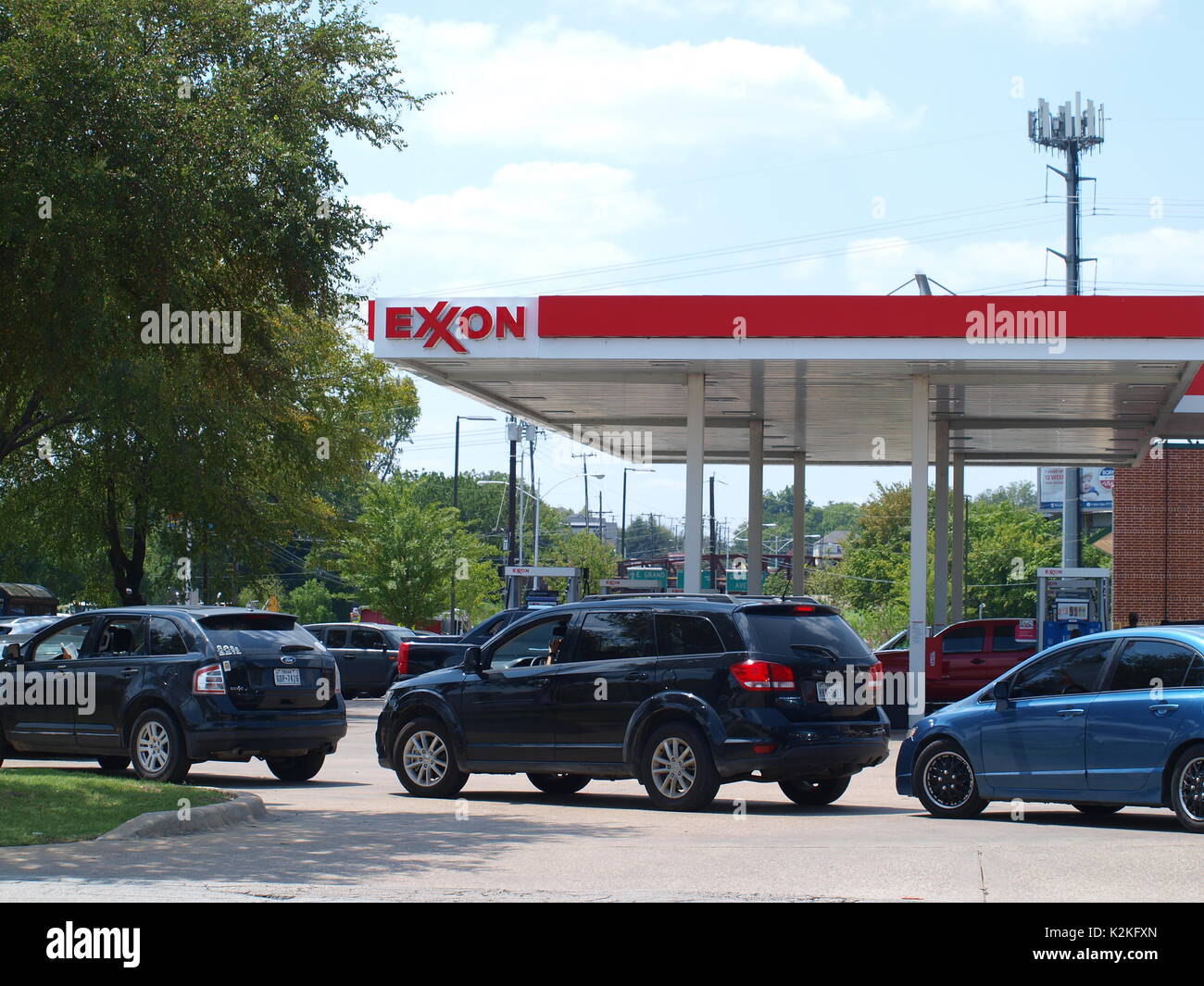 Exxon mobile gasoline hi-res stock photography and images - Alamy
