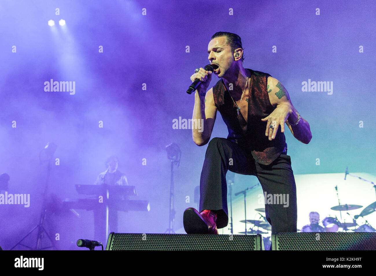Tinley Park, Illinois, USA. 30th Aug, 2017. DAVE GAHAN of Depeche Mode ...