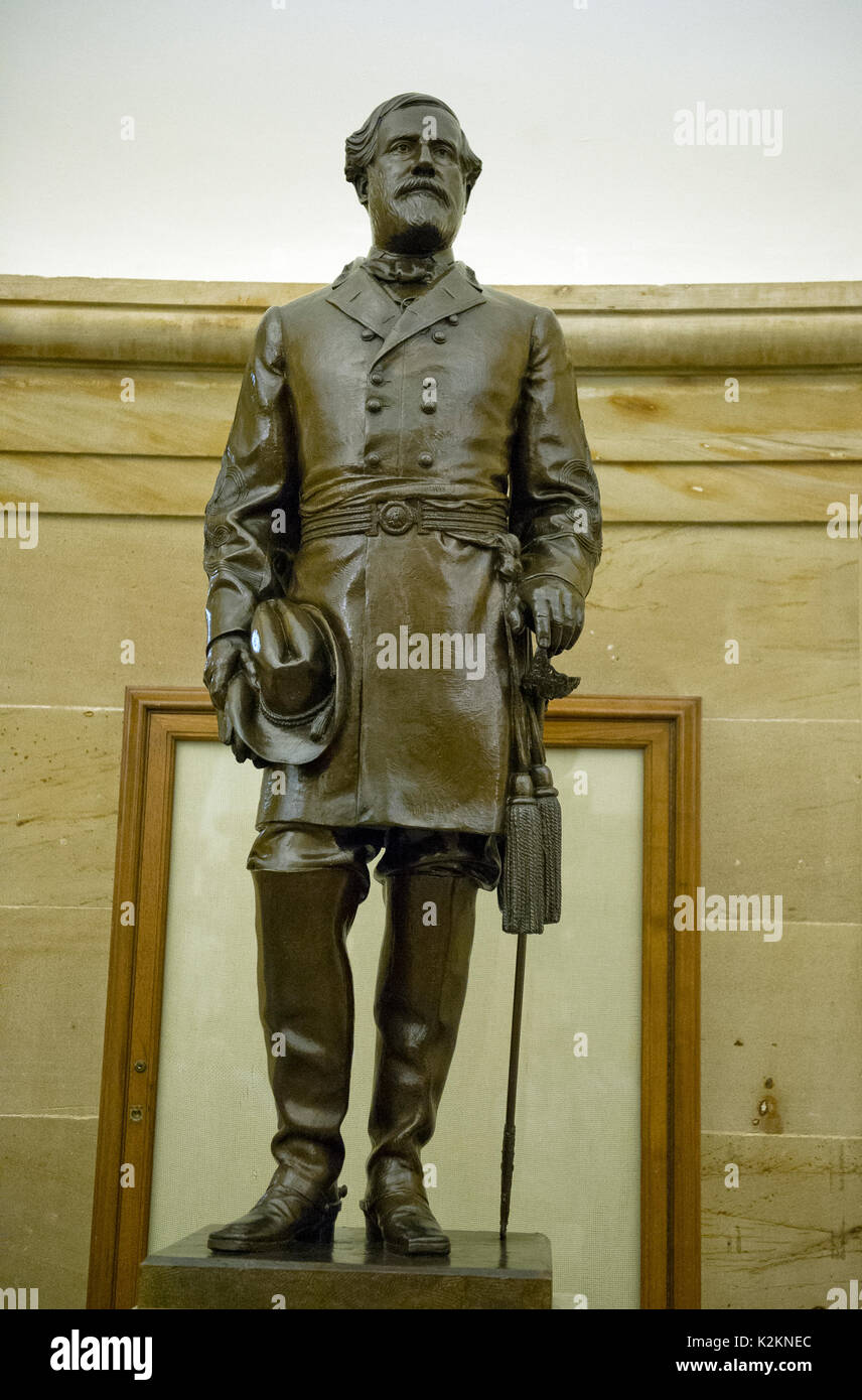 Statue of Confederate General Robert E. Lee that is part of the ...