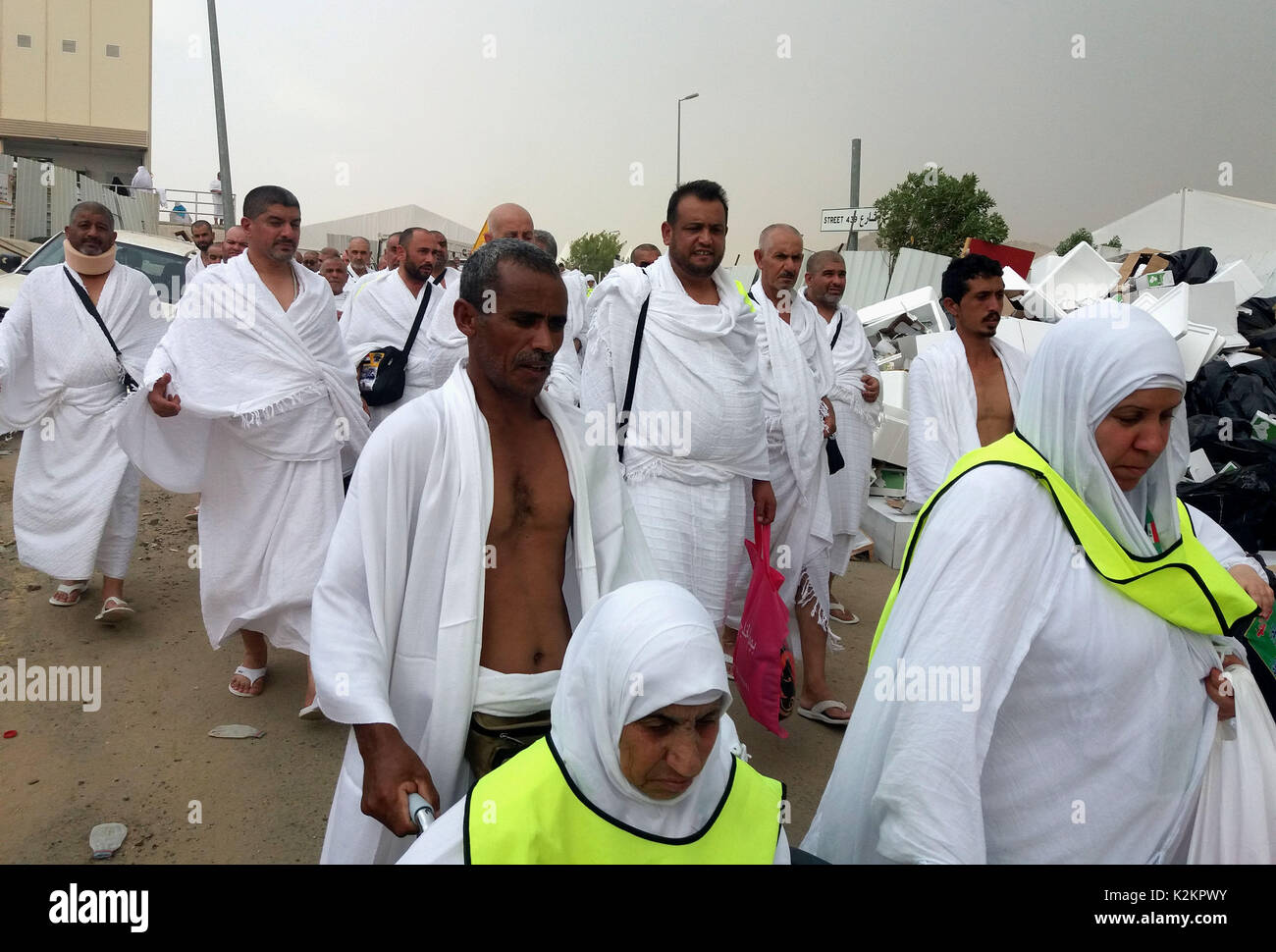 Mecca, Mecca, Saudi Arabia. 31st Aug, 2017. Muslim pilgrims walk near ...