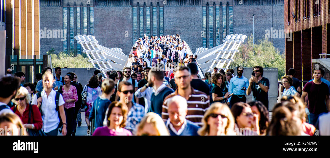 Crowded bridge hi-res stock photography and images - Alamy