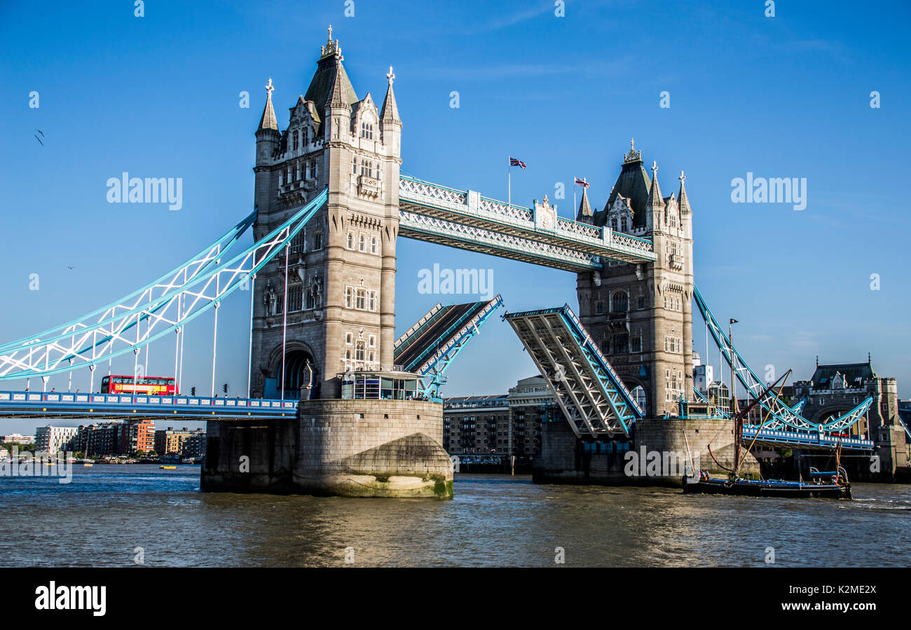 Tower bridge open Stock Photo - Alamy