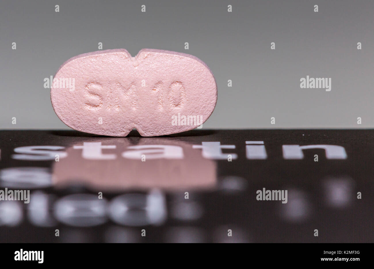 Simvastatin tablets hi-res stock photography and images - Alamy