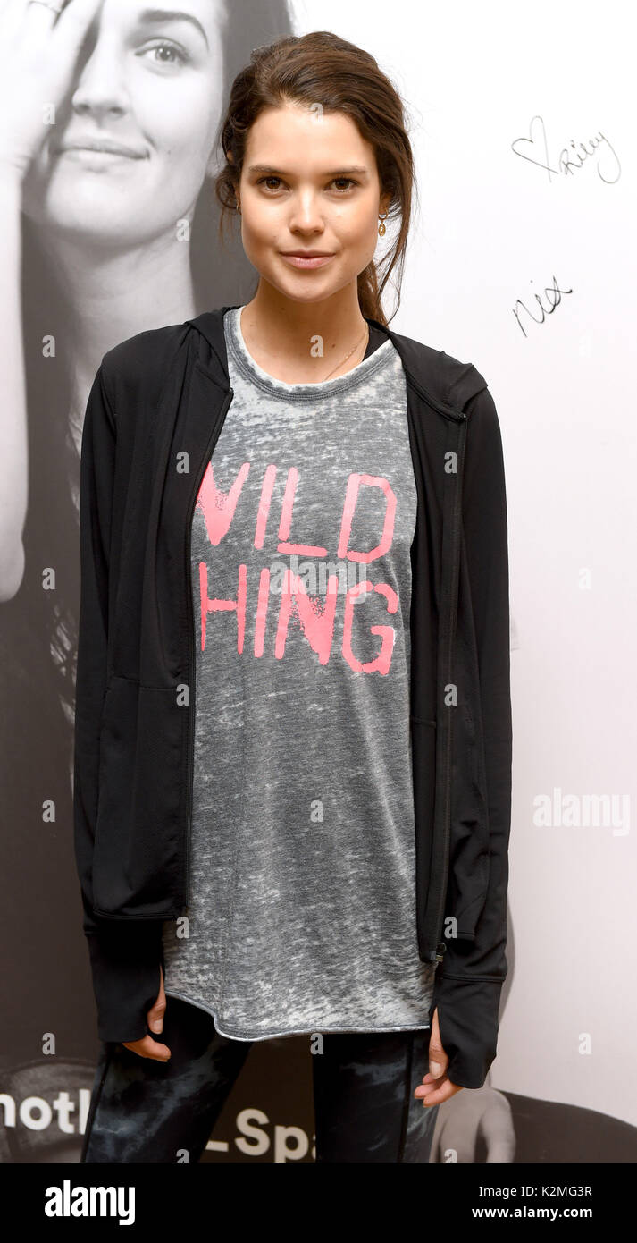 Sarah macklin hi-res stock photography and images - Alamy