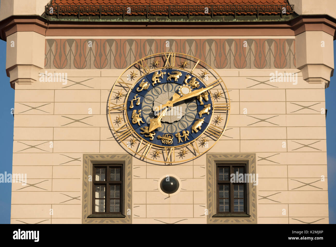 Altes rathaus clock tower hi-res stock photography and images - Alamy