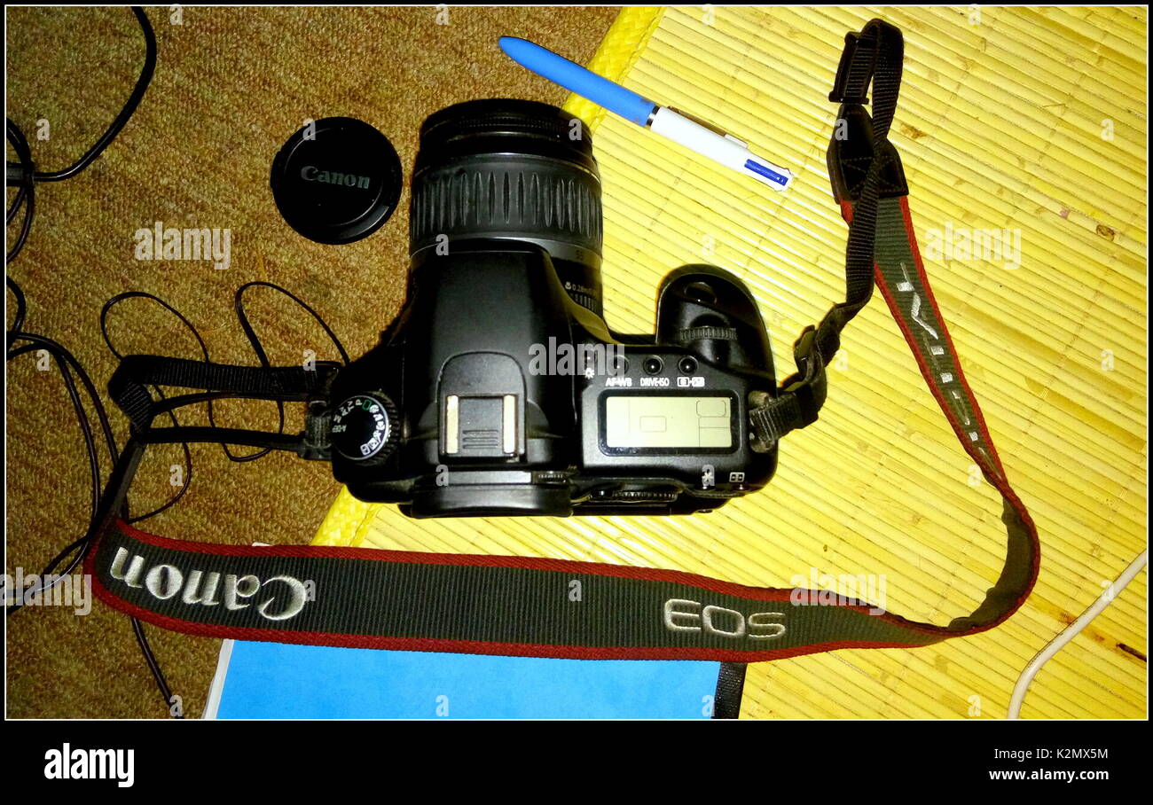 Canon eos film camera hi-res stock photography and images - Alamy