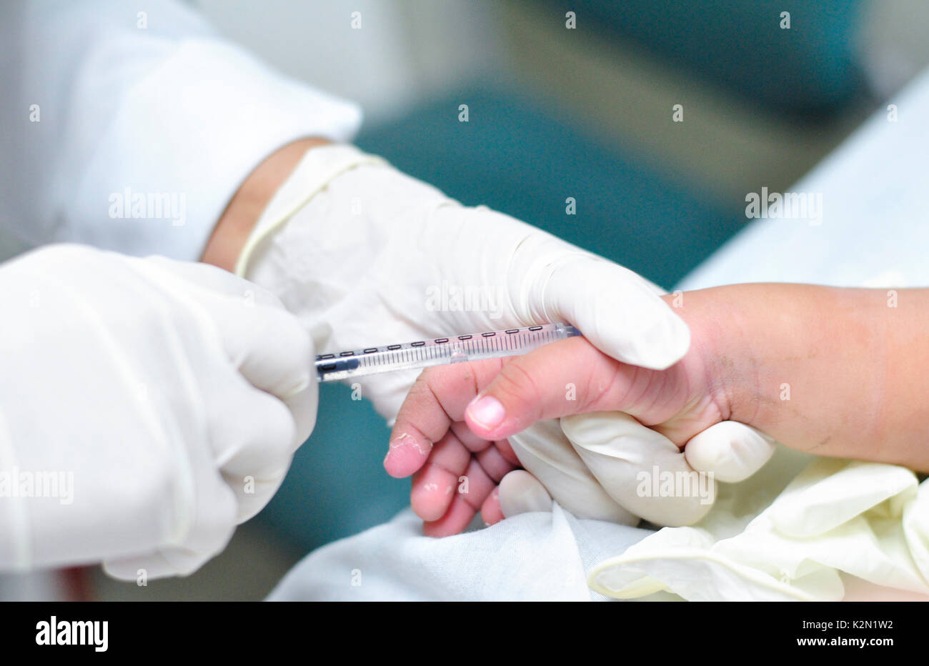 Intravenous injection hi-res stock photography and images - Alamy
