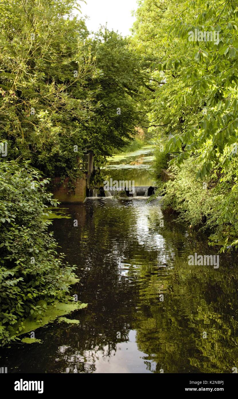 River gipping bridge hi-res stock photography and images - Alamy
