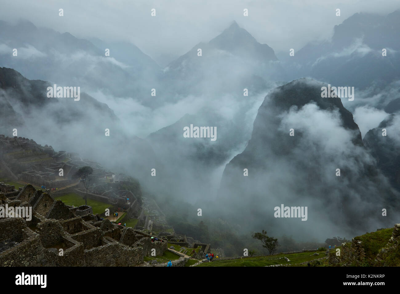 Stone houses and misty mountains, Machu Picchu (World Heritage Site ...