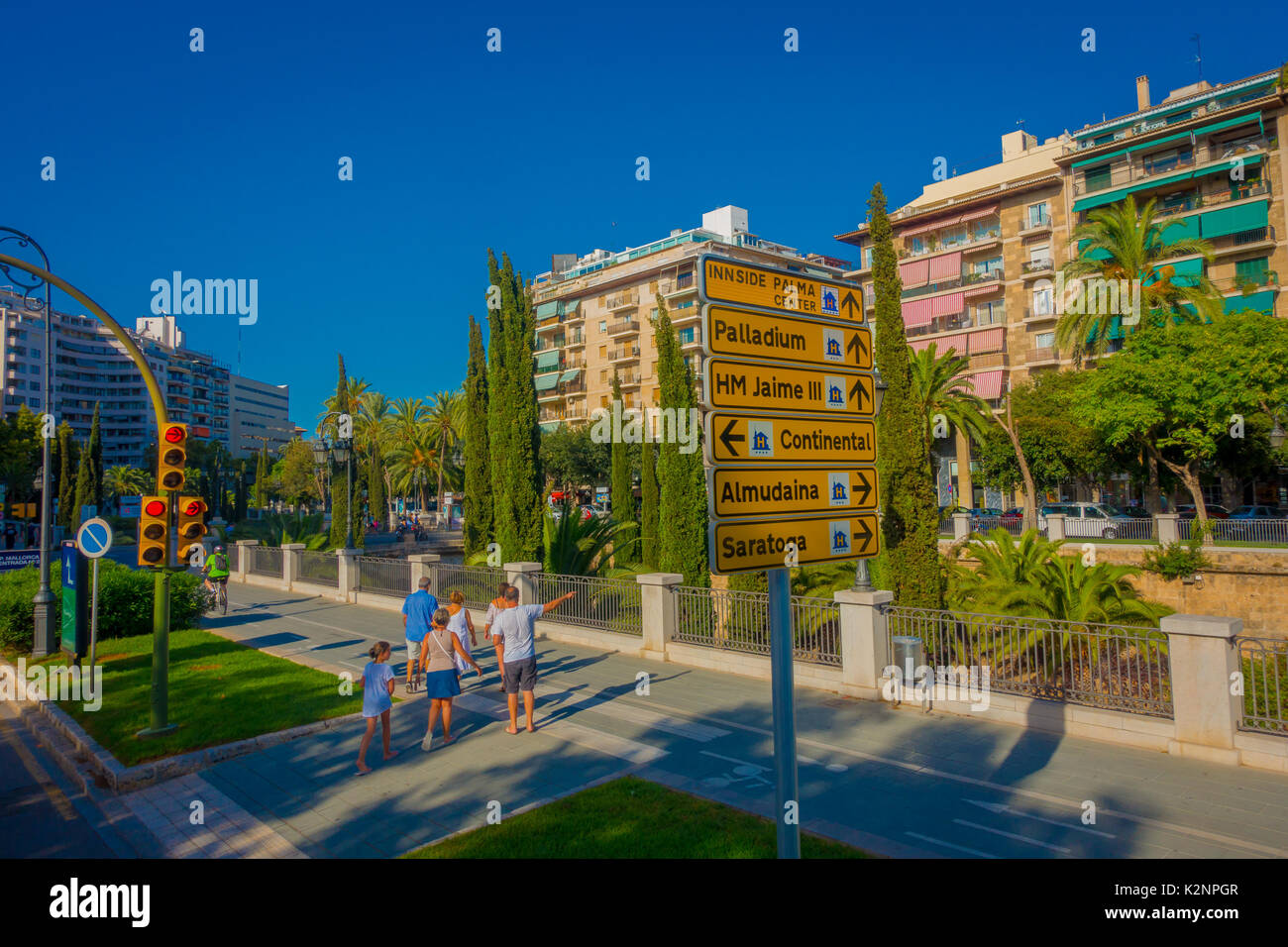PALMA DE MALLORCA, SPAIN - AUGUST 18 2017: Unidentified people walking ...