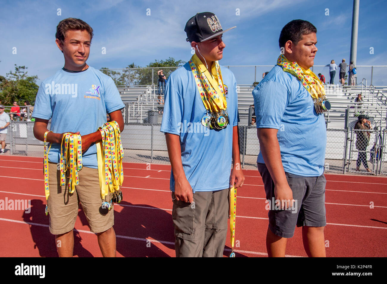 Teen boys running competition track hi-res stock photography and images ...