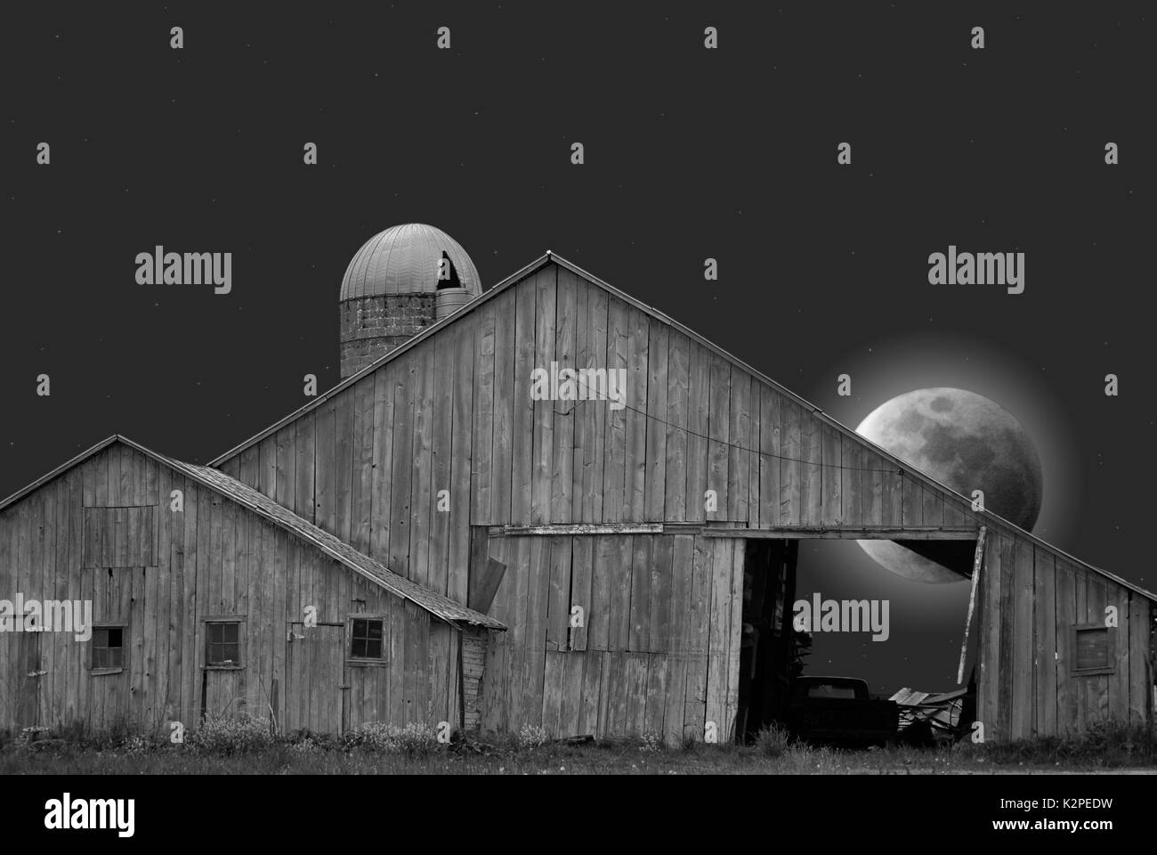 old barn and silo with full moon Stock Photo - Alamy