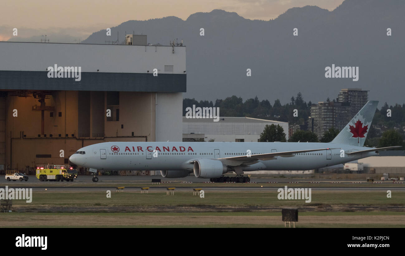 Richmond, British Columbia, Canada. 30th Aug, 2017. An Air Canada ...