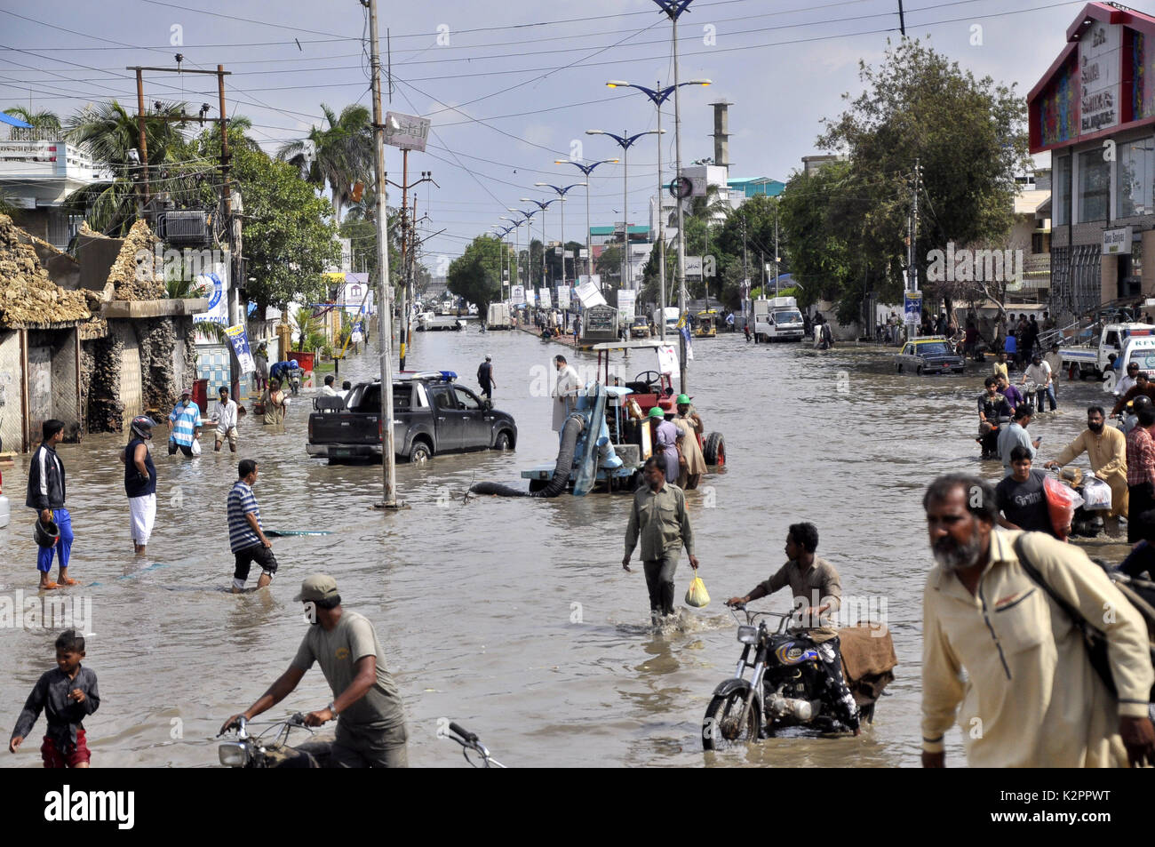 Karachi flood hi-res stock photography and images - Alamy