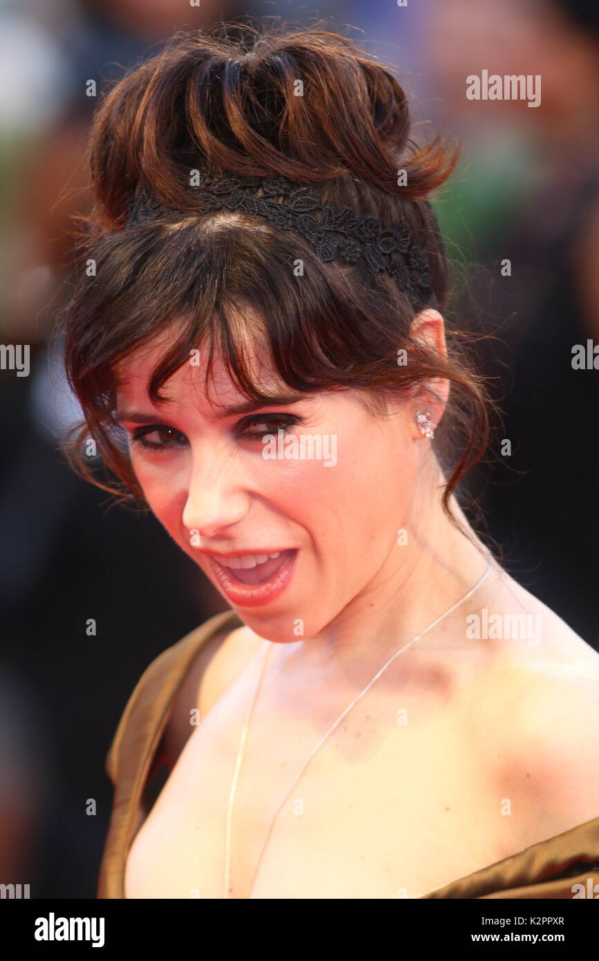 Sally hawkins the shape of water hi-res stock photography and images ...