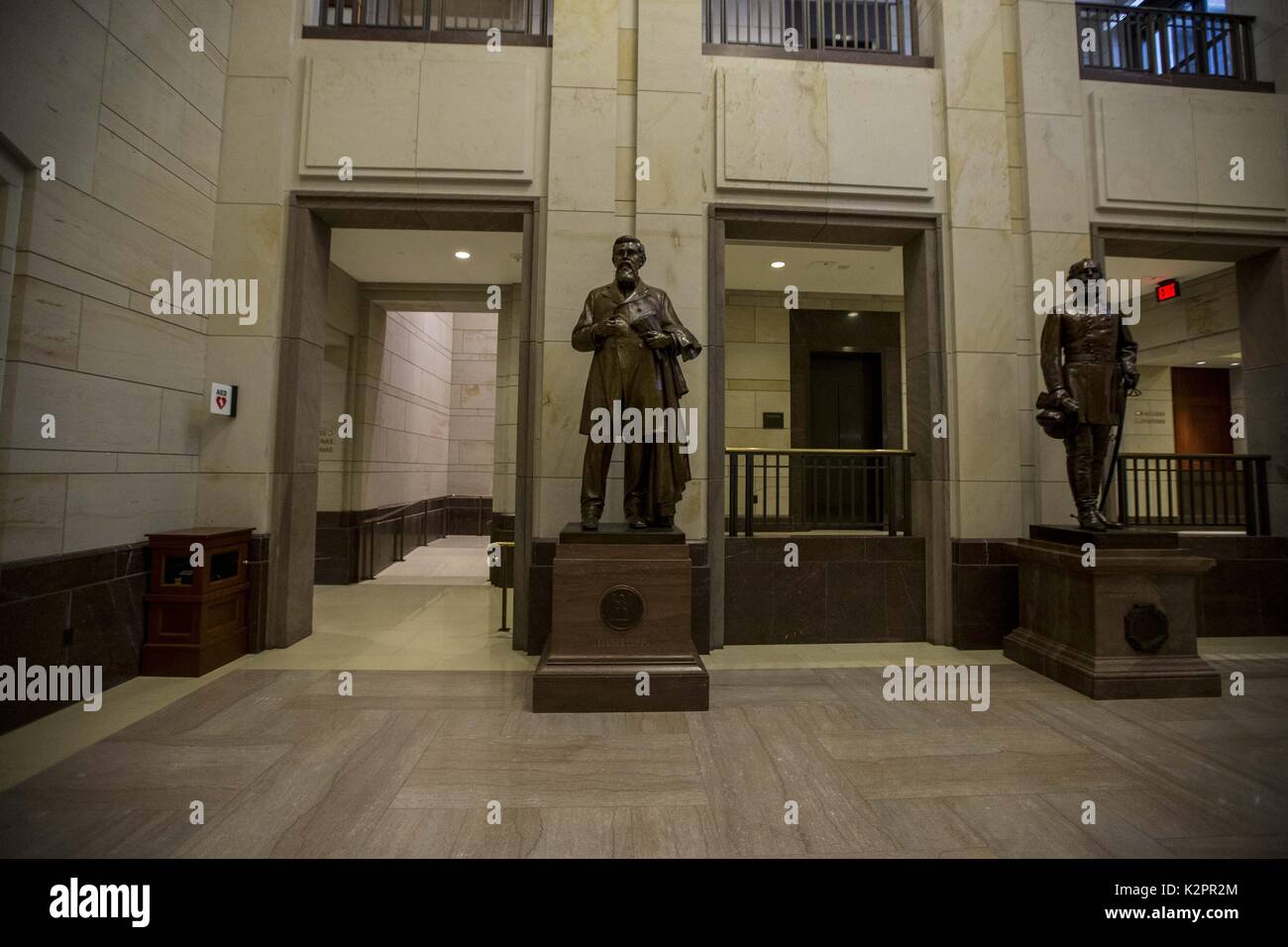 George washington statue congress hi-res stock photography and images ...
