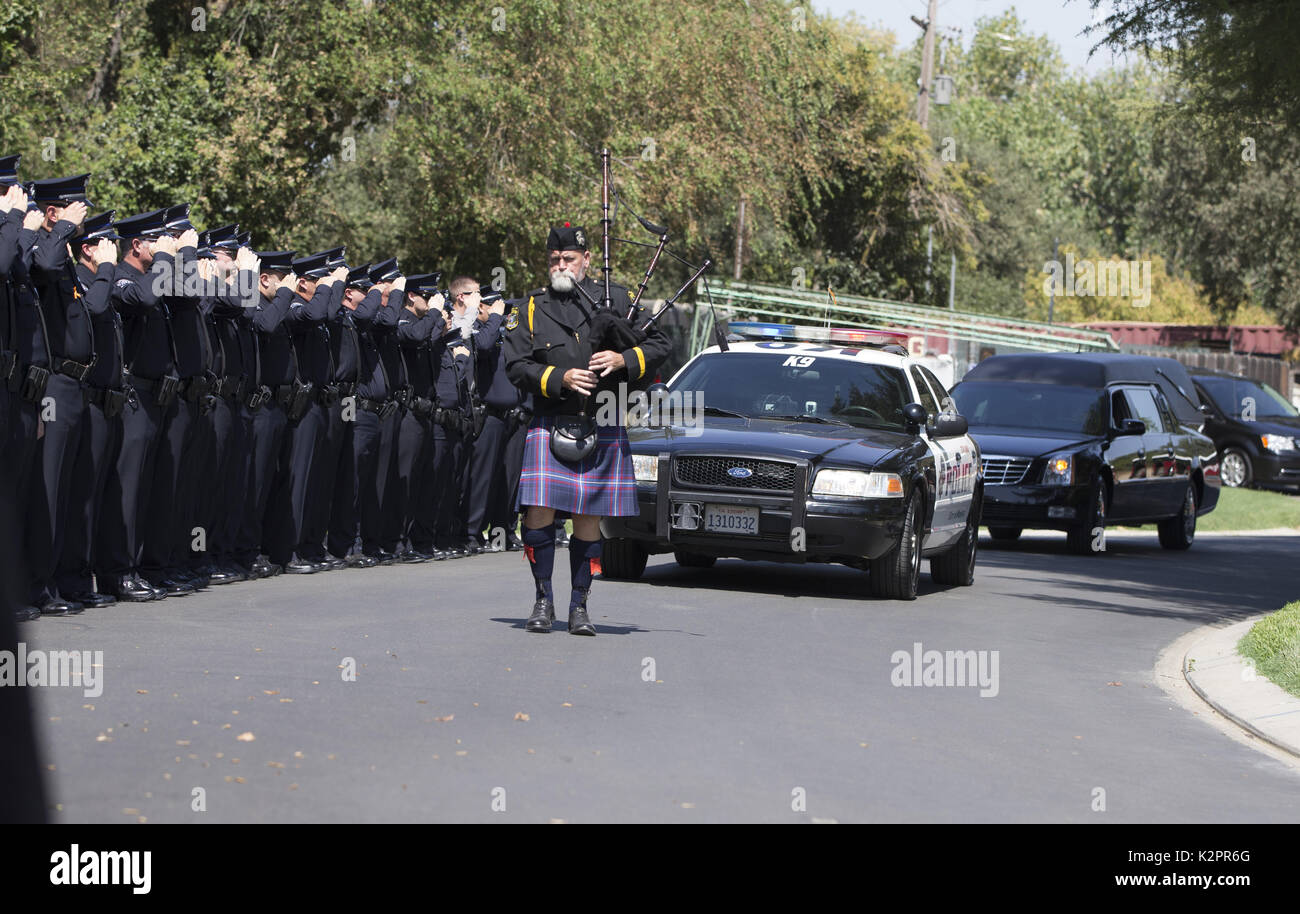 Modesto, CA, USA. 30th Aug, 2017. The hearse carrying the casket of ...