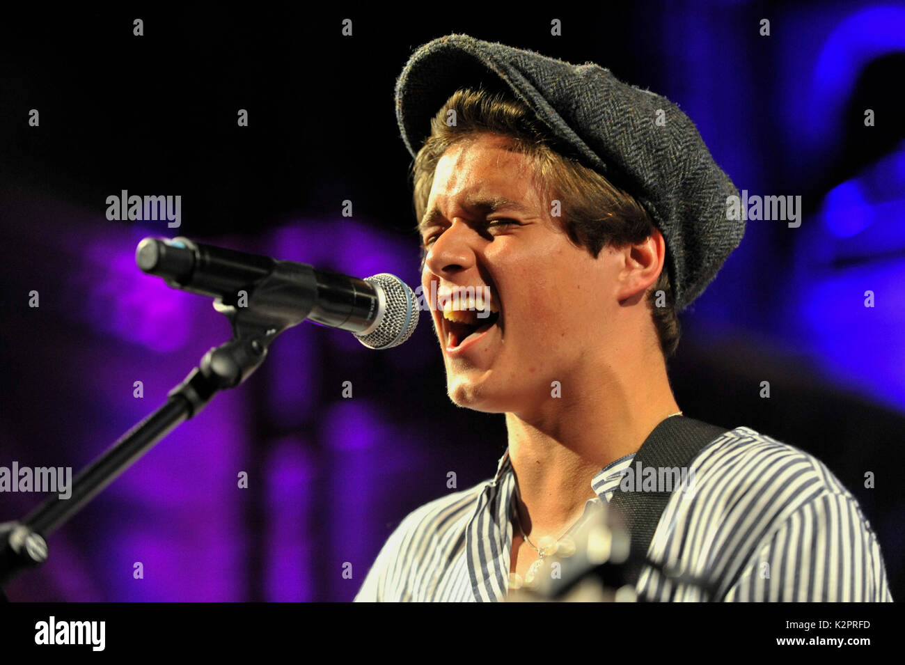 Brad simpson hi-res stock photography and images - Alamy