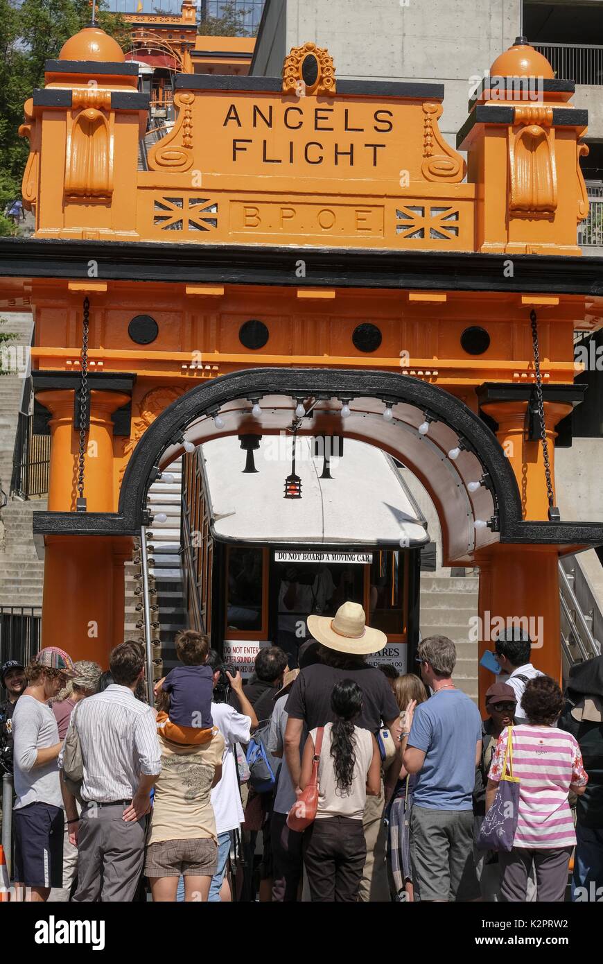 Los Angeles, California, USA. 31st Aug, 2017. The Angels Flight starts ...