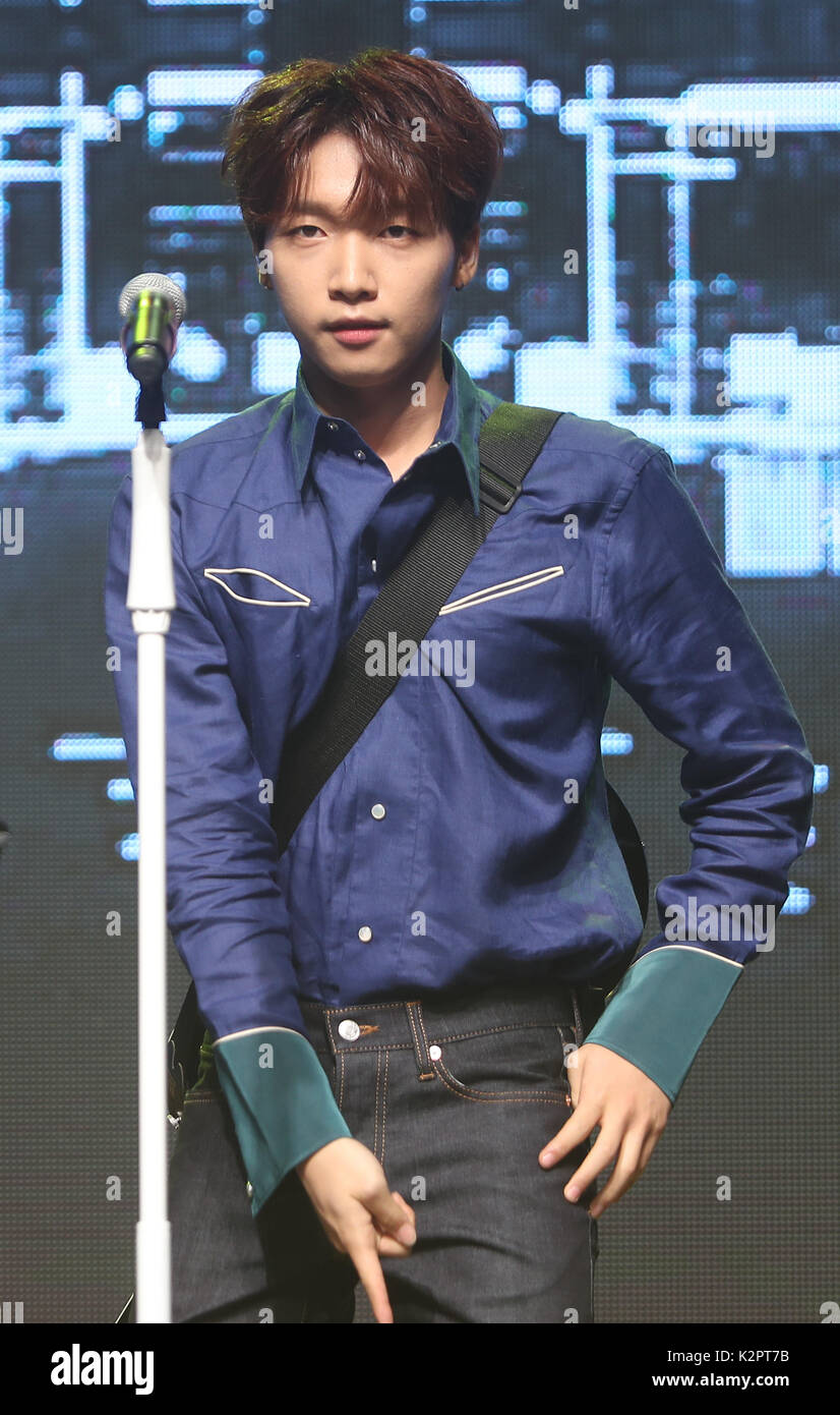 S. Korean singer Jung Sae-woon South Korean singer Jung Sae-woon ...