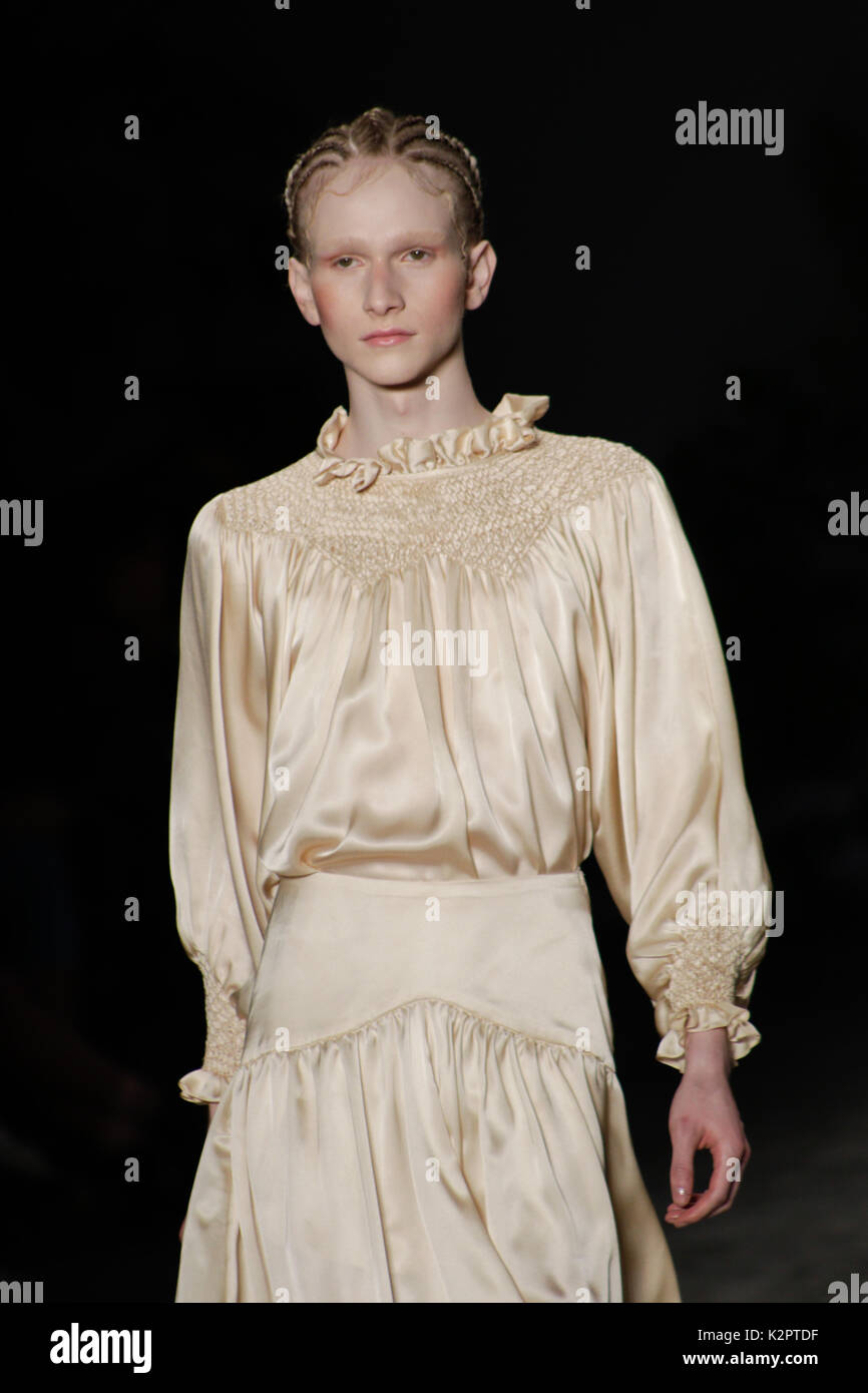 Sao Paulo, Brazil. 31st August, 2017. A model walks runway Helo Rocha ...