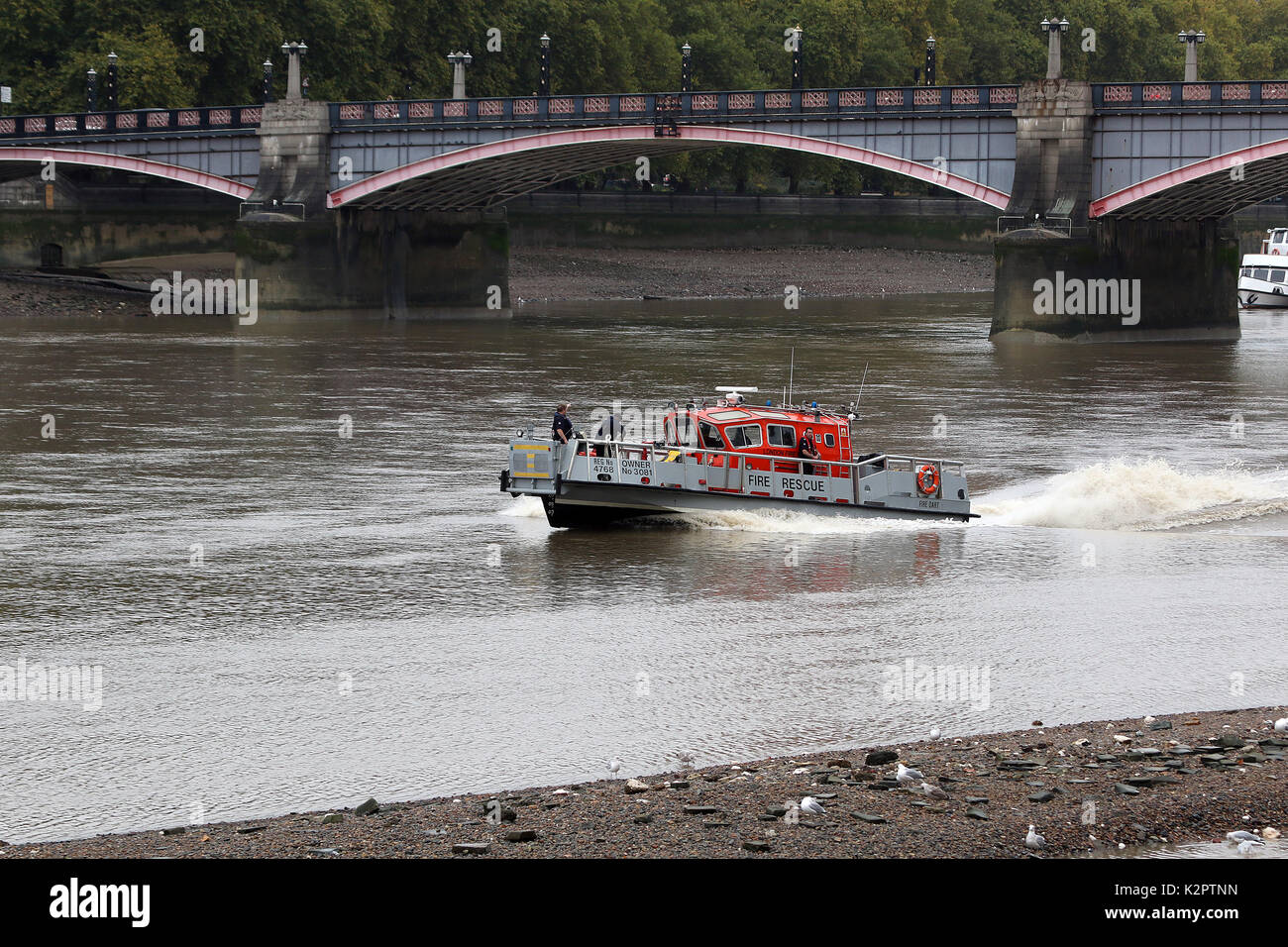 London fire brigade fire rescue hi-res stock photography and images - Alamy