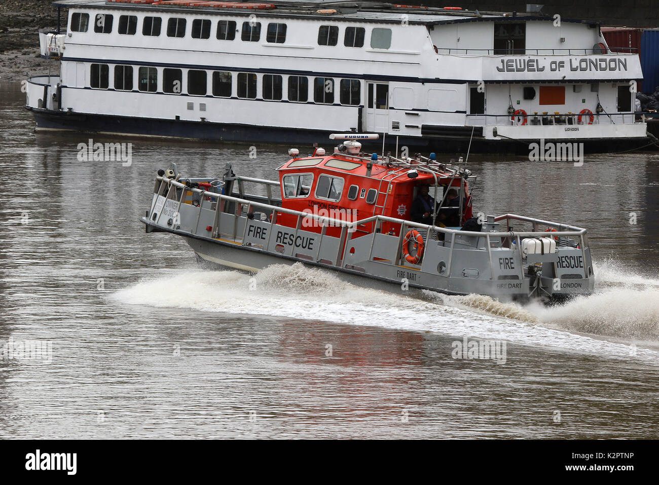 London Fire Brigade fire rescue boat Fire Dart, Emergency Services ...