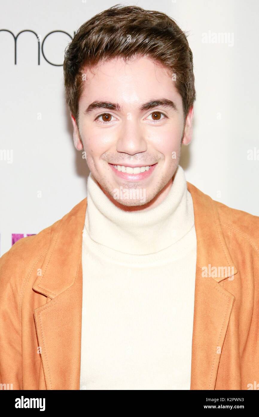 New York, NY, USA. 9th Nov, 2017. Noah Galvin at arrivals for 22nd ...